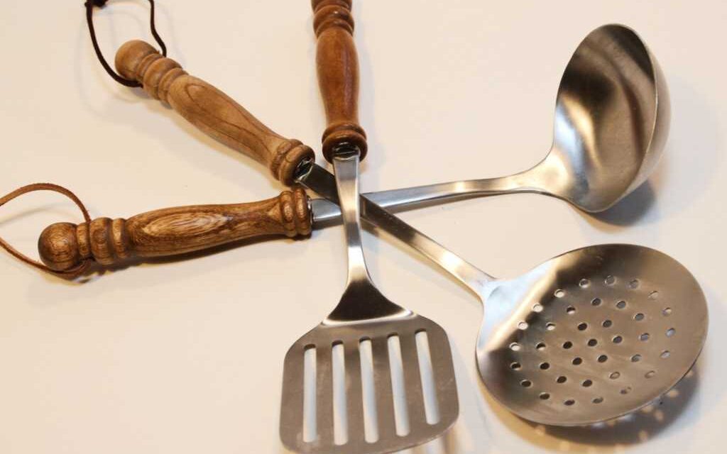 The Ultimate Buying Guide For Kitchen Ladles | Zoom Cuisine